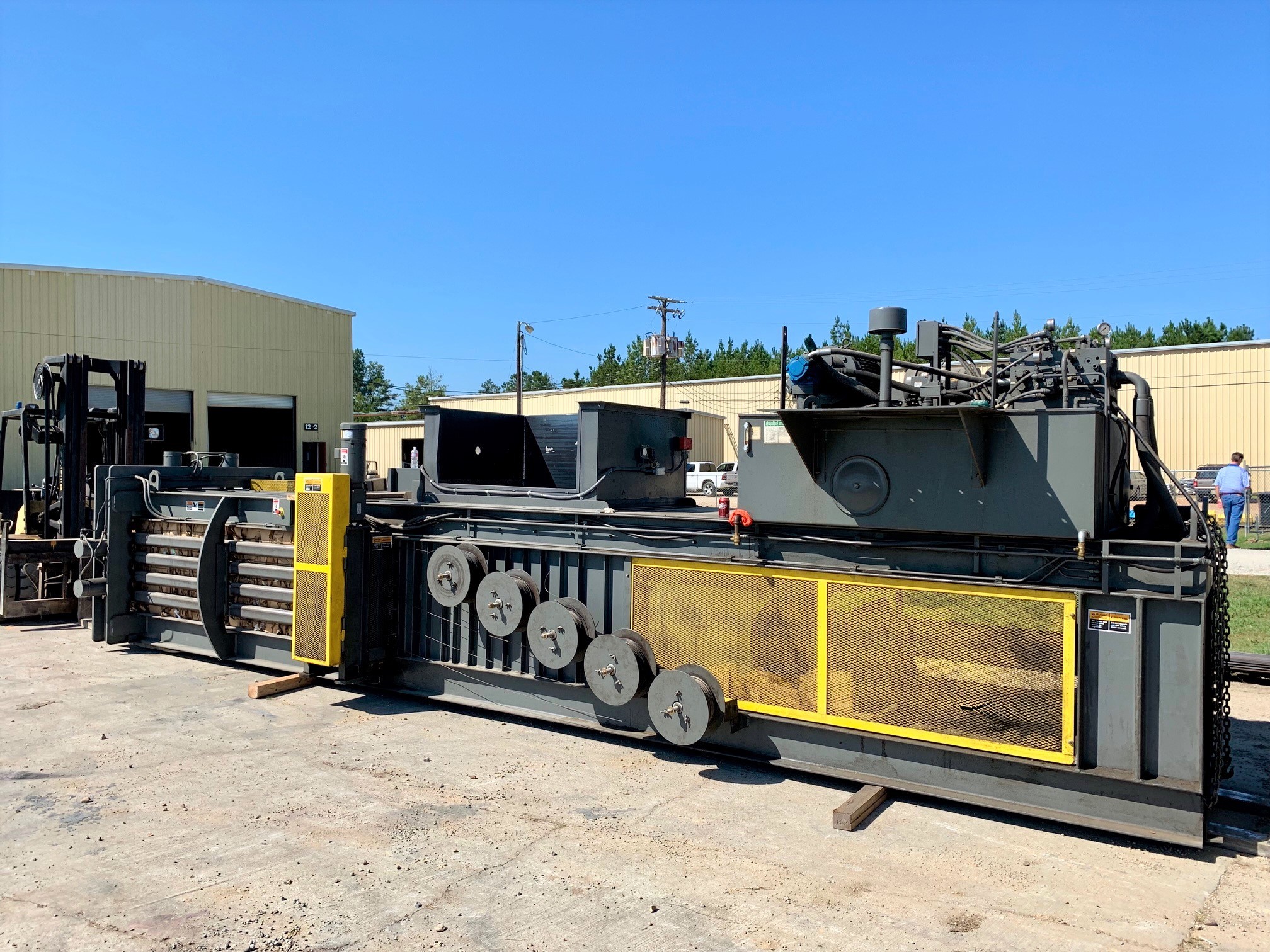 Used 2005 Harris HLO-608AR40 Single Ram Auto-Tie Horizontal Baler in ...