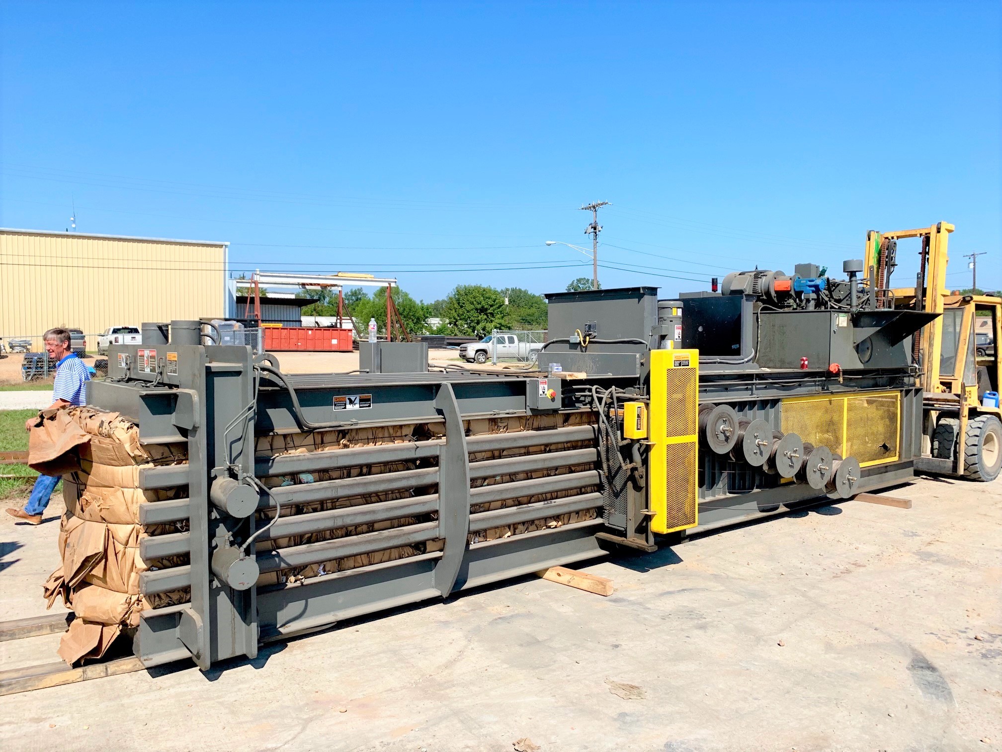 Used 2005 Harris HLO-608AR40 Single Ram Auto-Tie Horizontal Baler in ...